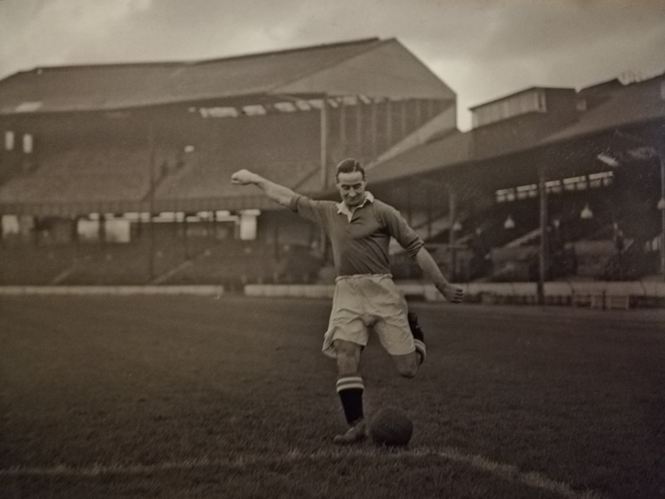 Tommy Walker - our Greatest Manager and Player? - The Terrace - Jambos ...