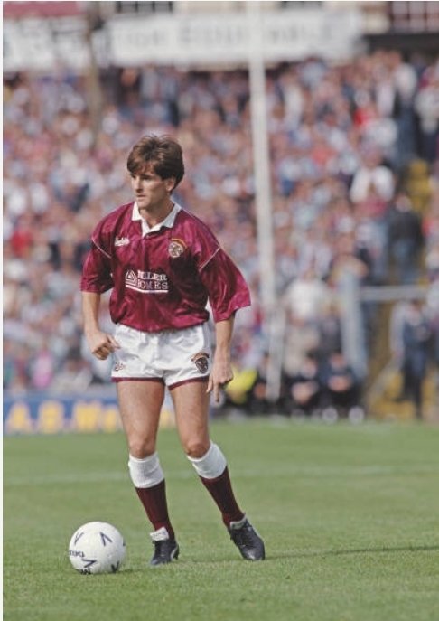 The bizarre Tosh McKinlay game - The Terrace - Jambos Kickback