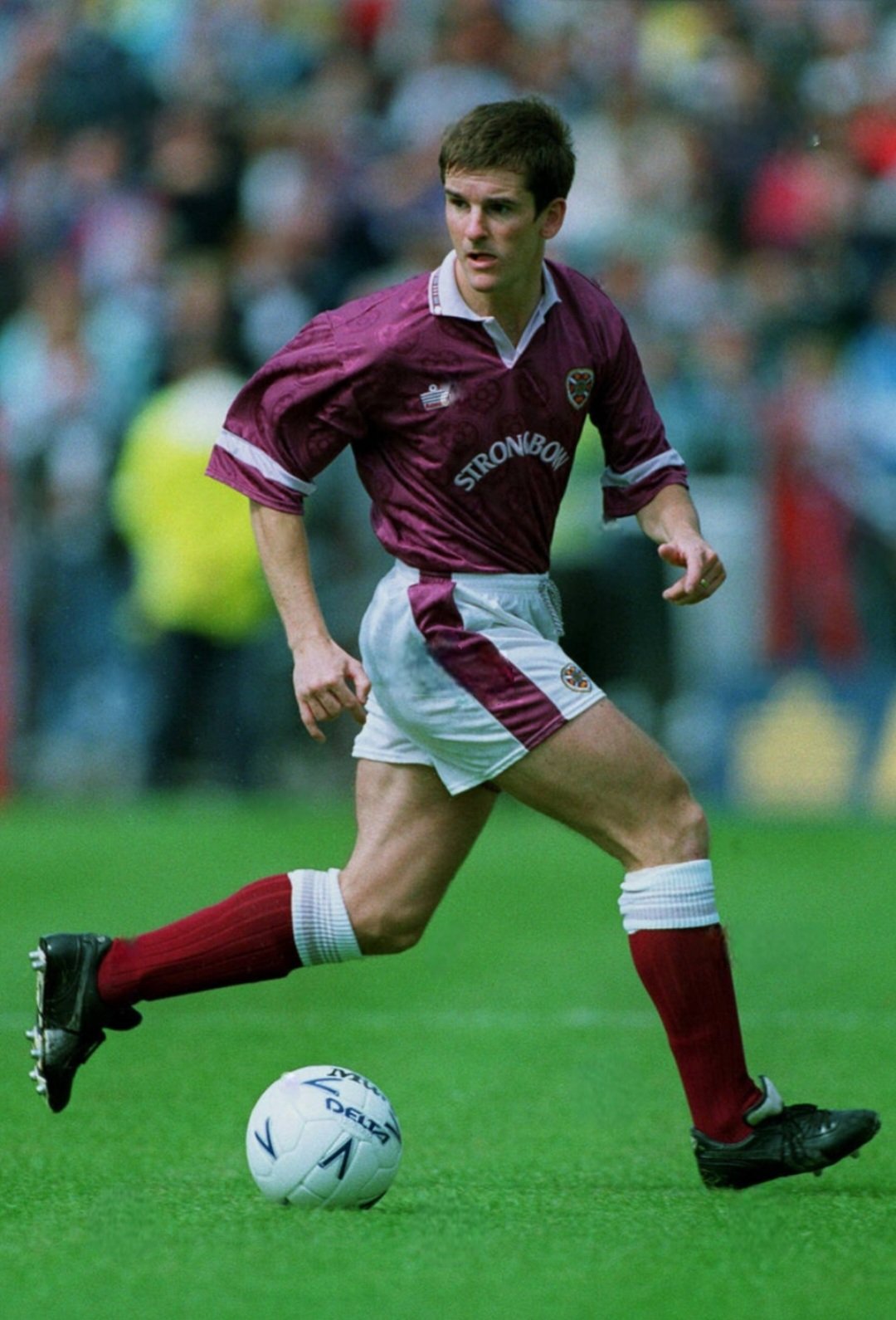 The bizarre Tosh McKinlay game - The Terrace - Jambos Kickback